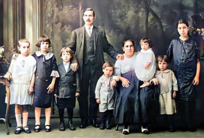 A Family Portrait and the Story It Tells - La Gazzetta Italiana